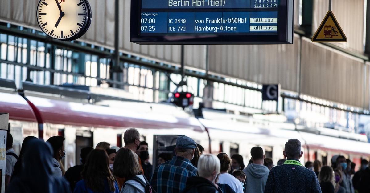Streik legt große Teile des Bahnverkehrs lahm